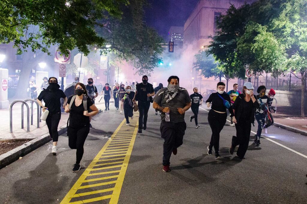 Confederate monuments topple in Richmond, Virginia - Reveal